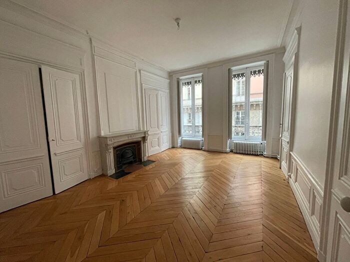 Appartement à louer - Ainay, Lyon ème arrondissement - 6 pièces - 5 chambres