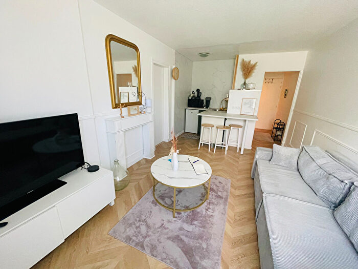 Appartement à vendre - La Rochelle, Centre-ville, Vieux-port, Marché - 2 pièces - 1 chambre