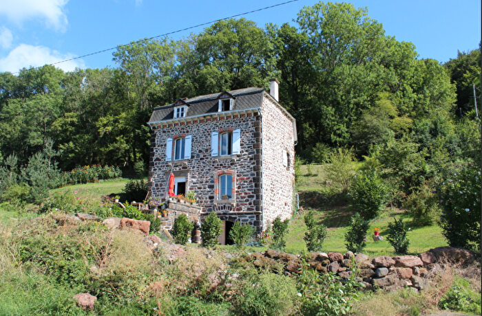 Maison à vendre - Molompize - 3 pièces - 2 chambres