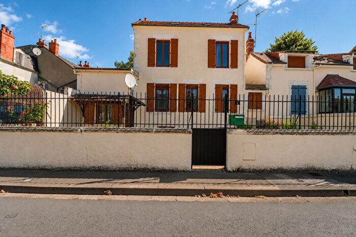 Nevers, République, Préfecture - Maison 3 pièces à vendre