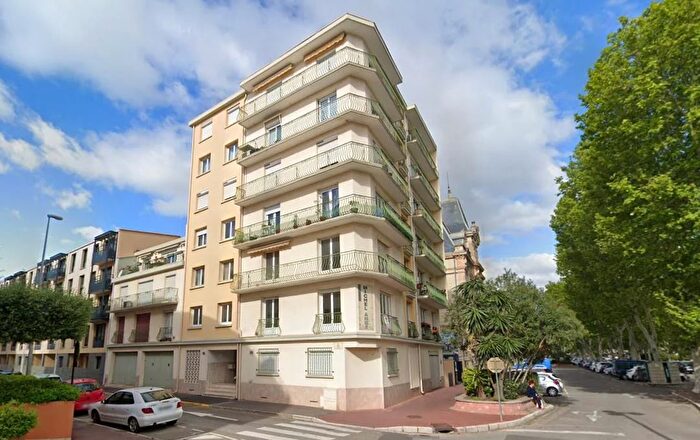 Appartement à louer - Narbonne, Bourg - 4 pièces