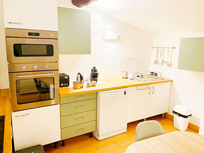 Maisons à vendre et appartements à louer - 1