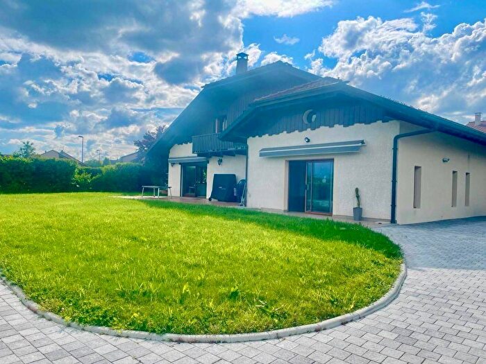 Maison à louer - Prévessin-Moëns - 7 pièces - 6 chambres