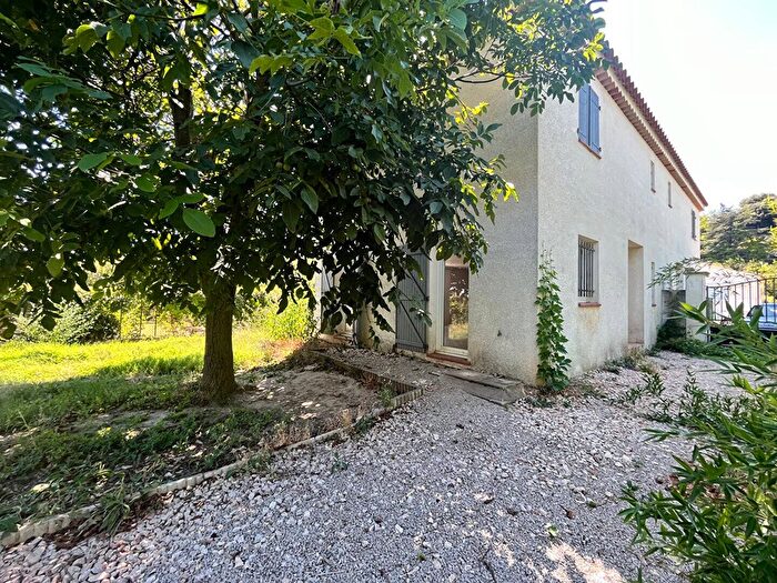 Maison à louer - Barjols - 4 pièces - 3 chambres