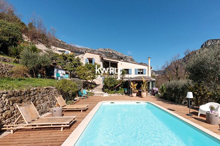 Maison à vendre - Le Bar-sur-Loup - 11 pièces - 6 chambres