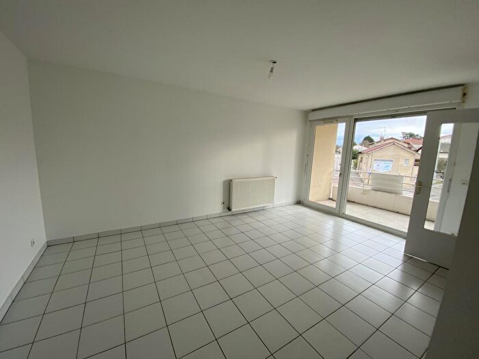 Appartement à louer - La Verpillière - 2 pièces - 1 chambre