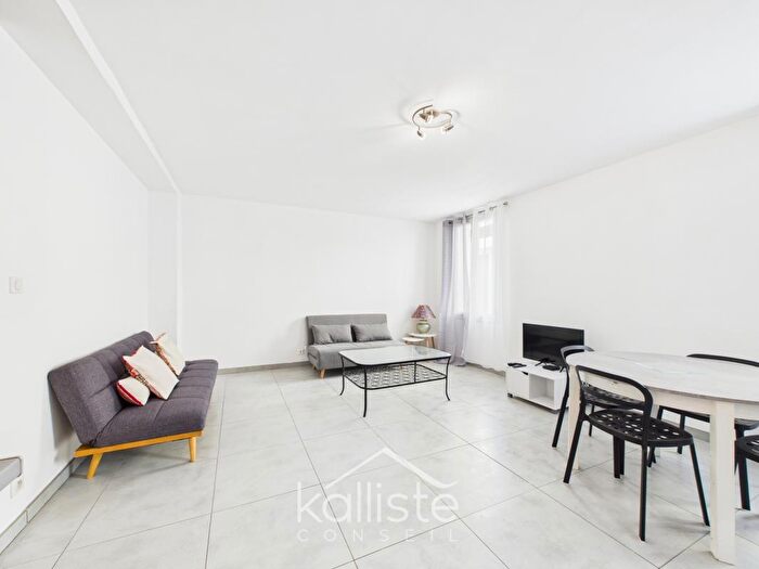 Appartement à louer - Ajaccio, Citadelle - 2 pièces - 1 chambre