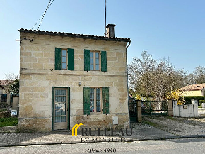 Maison à vendre - Saint-Laurent-dArce - 4 pièces - 3 chambres