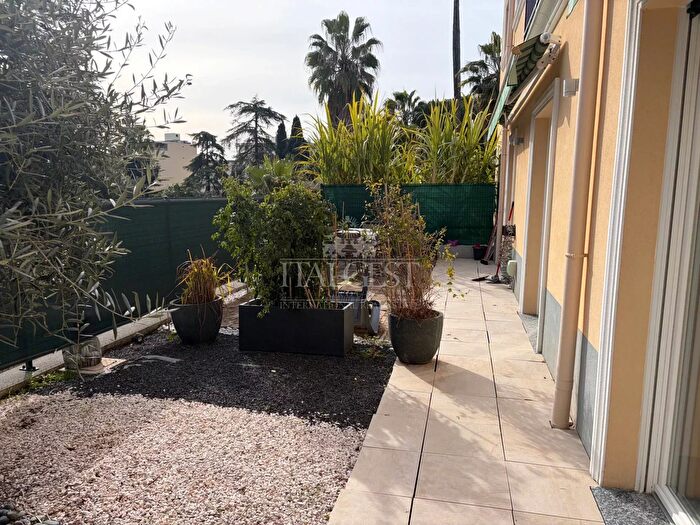 Appartement à vendre - Menton, Hôtel de Ville, Vieille Ville, Musée, Madone, Carnolès - 3 pièces - 2 chambres