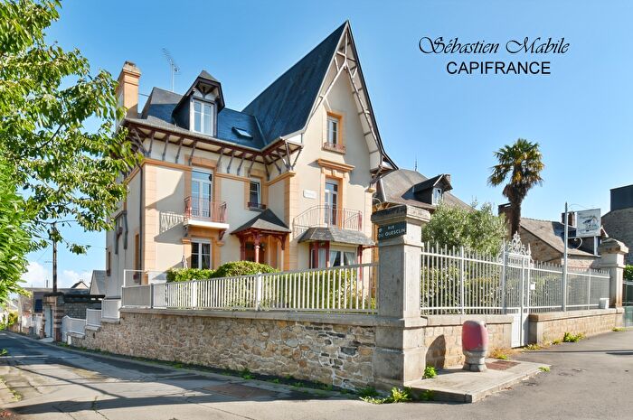 Maison 10 pièces à vendre à Pontorson