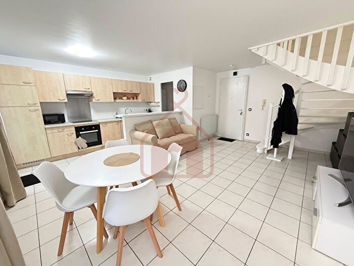 Maison à louer - Thiais, Proche Choisy - 3 pièces - 2 chambres