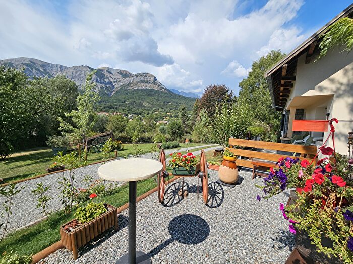 Maison 12 pièces à vendre à Saint-Bonnet-en-Champsaur