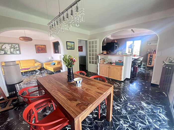 Maison à vendre - Arles, Trinquetaille - 6 pièces - 3 chambres