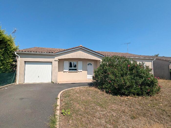Maison 6 pièces à louer à Châteaubernard