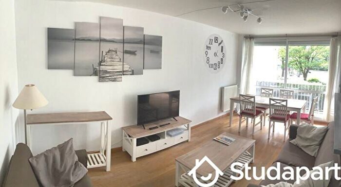 Appartement à louer - Château de Thouars, Talence - 1 pièce - 2 chambres