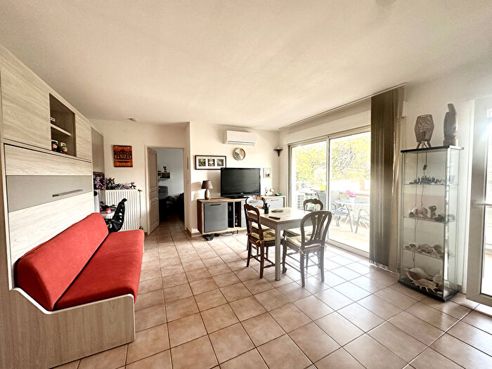 Appartement à vendre - Salon-de-Provence, Hautes Viougues, Saint-Come, Pavillon - 2 pièces - 1 chambre