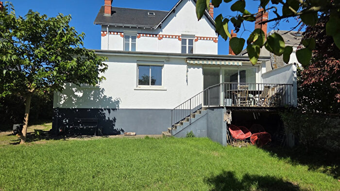 Maison à vendre - Vierzon - 6 pièces - 4 chambres