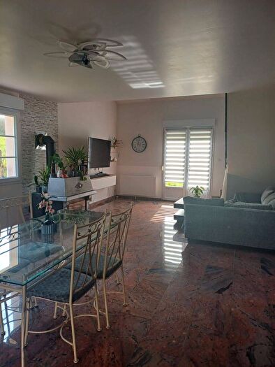 Maison à louer - Deuxville - 7 pièces - 5 chambres