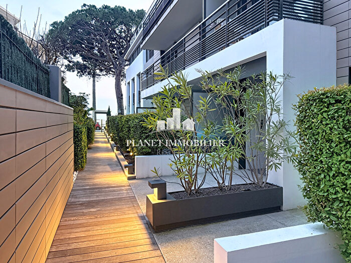 Appartement à vendre - Antibes, Juan-les-Pins, Le Cap - 2 pièces - 1 chambre