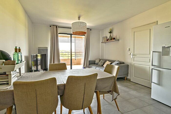 Appartement à louer - Aix-en-Provence - 2 pièces - 1 chambre