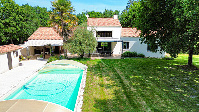 Maison à vendre - Le Fenouiller - 6 pièces - 5 chambres