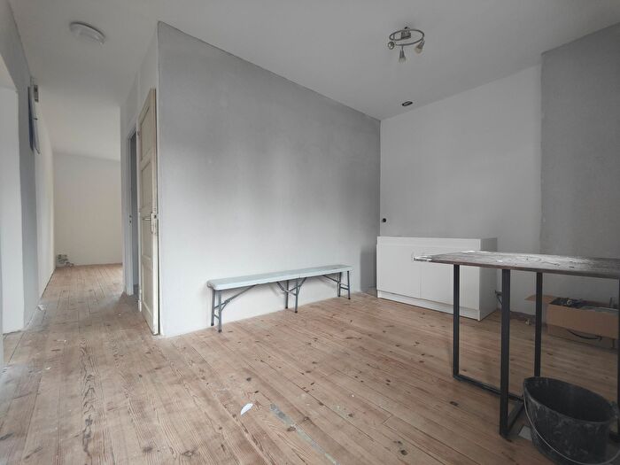 Maisons à vendre et appartements à louer - 1