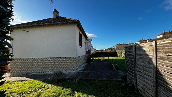 Maisons à vendre et appartements à louer - 3