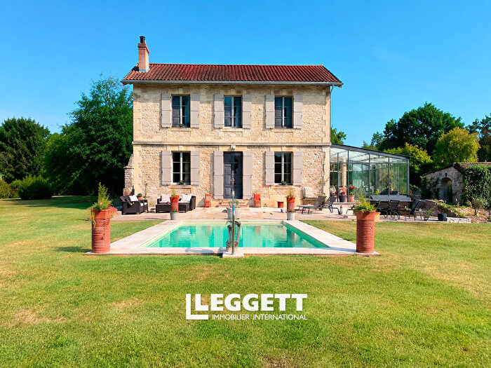 Maison 9 pièces à vendre à Port-Sainte-Foy-et-Ponchapt