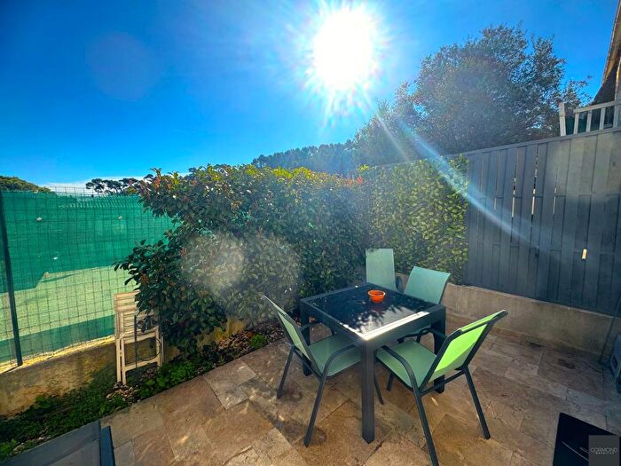 Appartement à vendre - Hyères, Costebelle, Almanarre - 2 pièces - 1 chambre