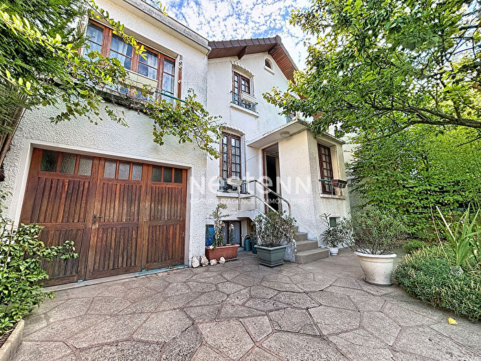Maison 4 pièces à Issy-les-Moulineaux, Les Epinettes, Le Fort, Les Hauts d'Issy, à vendre