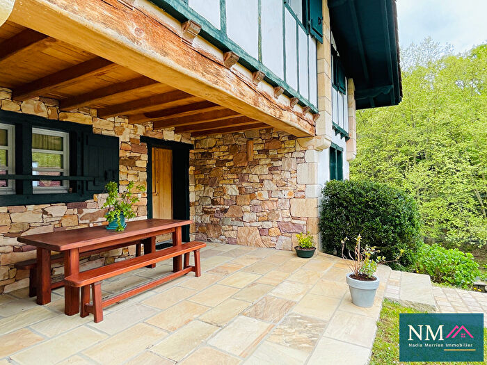 Maison à vendre - Ascain - 8 pièces - 4 chambres