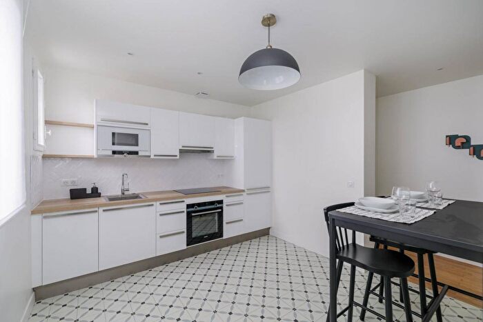 Saint Vincent de Paul-Lariboisière, Paris ème arrondissement : Appartement 2 pièces à louer