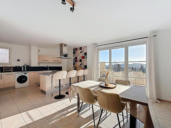 Appartement à vendre - Cuers - 3 pièces - 2 chambres