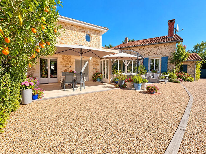 Bussière-Badil - Maison 8 pièces à vendre