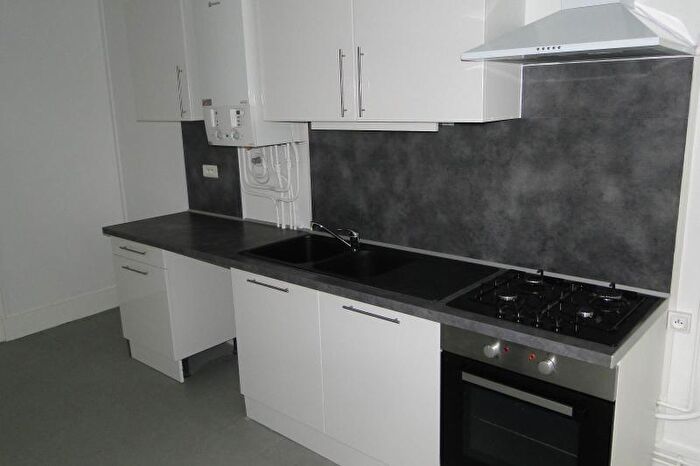 Appartement à louer - Clermont-Ferrand, Delille, Cathédrale, La Gare - 4 pièces - 3 chambres