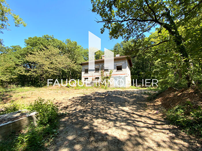 Maison 4 pièces à Ourches, à vendre