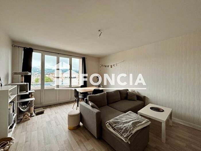 Appartement à louer - Bergougnan, Clermont-Ferrand - 4 pièces - 3 chambres