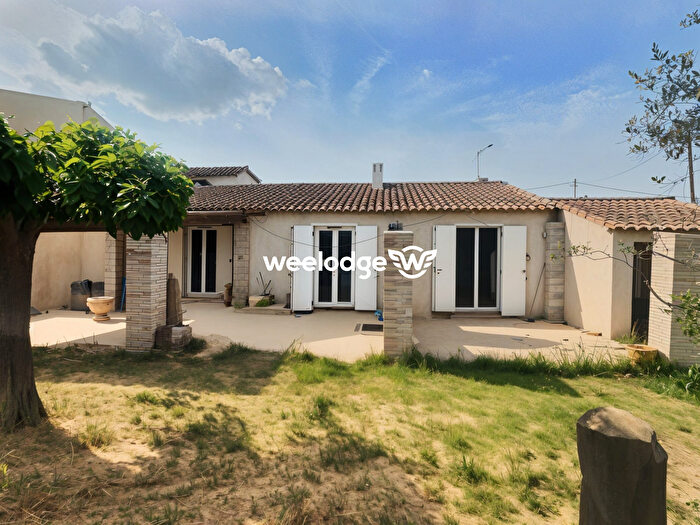 Maison à vendre - Saint-Martin-de-Crau - 4 pièces - 3 chambres