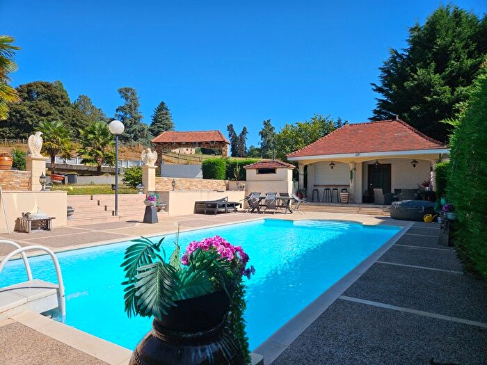 Maison à vendre - Saint-Ybard - 10 pièces - 4 chambres