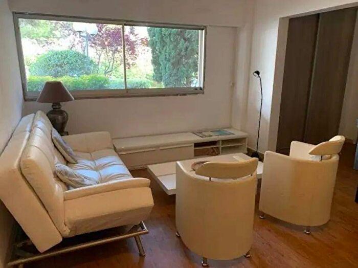 Appartement à louer - Hyères - 1 pièce - 1 chambre