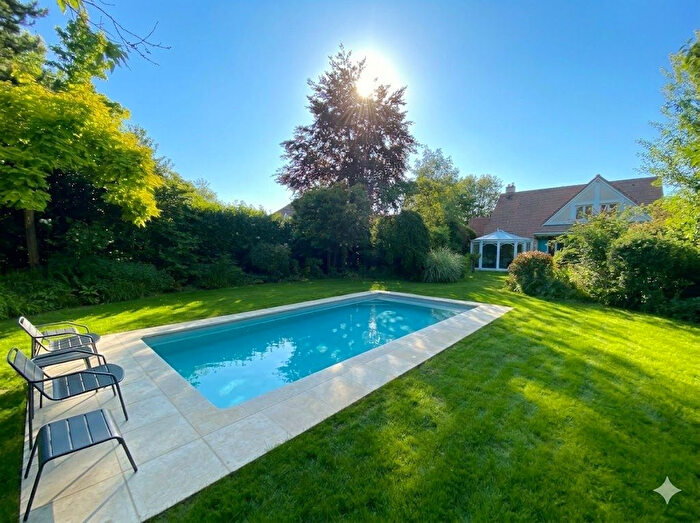 Maison à vendre - Magny-le-Hongre - 7 pièces - 4 chambres