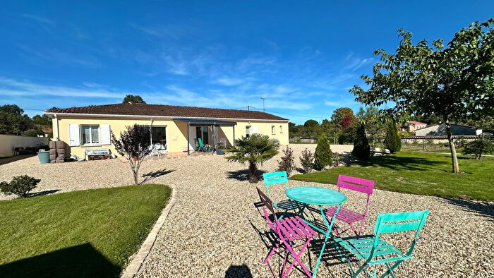 Maison à vendre - Boutiers-Saint-Trojan - 8 pièces - 4 chambres