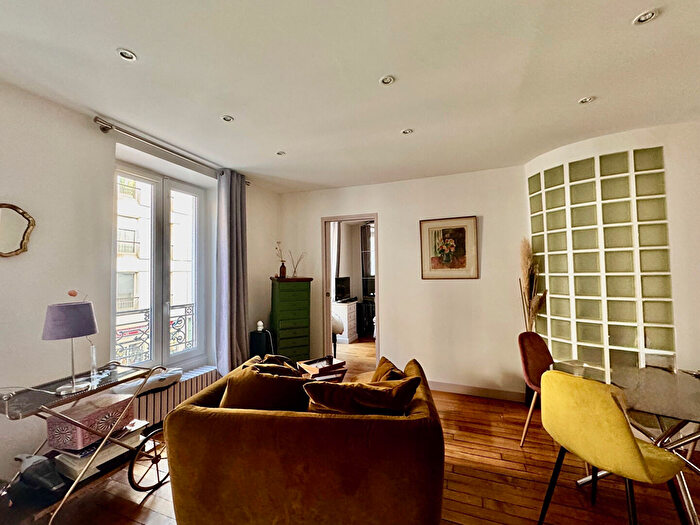Appartement à louer - Paris e , Barbès, Château Rouge - 2 pièces - 1 chambre
