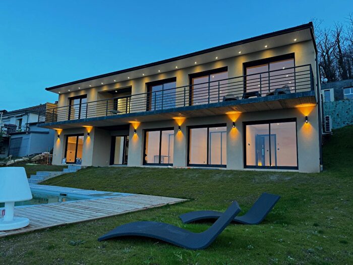 Maison à louer - Royat - 6 pièces - 5 chambres