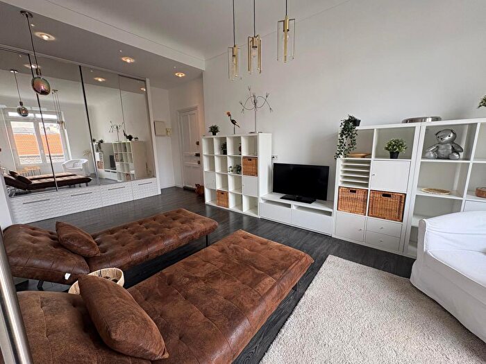 Appartement à vendre - Pau, Centre-ville - 3 pièces - 2 chambres