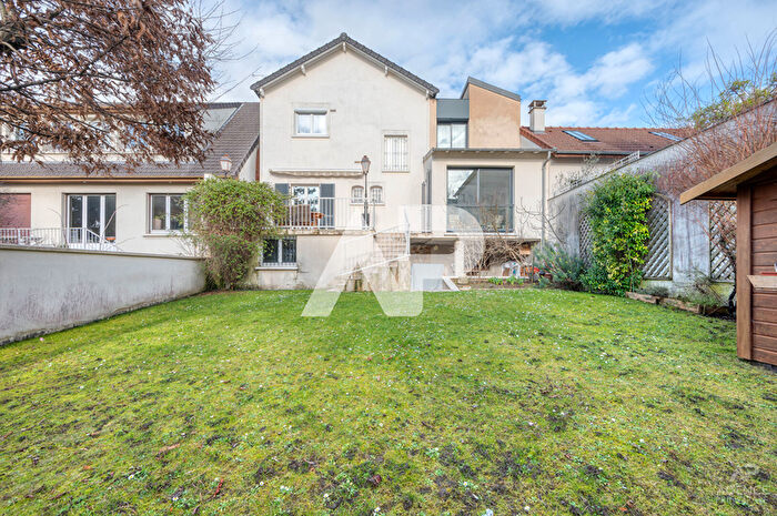 Maison à vendre - Rueil-Malmaison, Mont Valerien - 7 pièces - 5 chambres