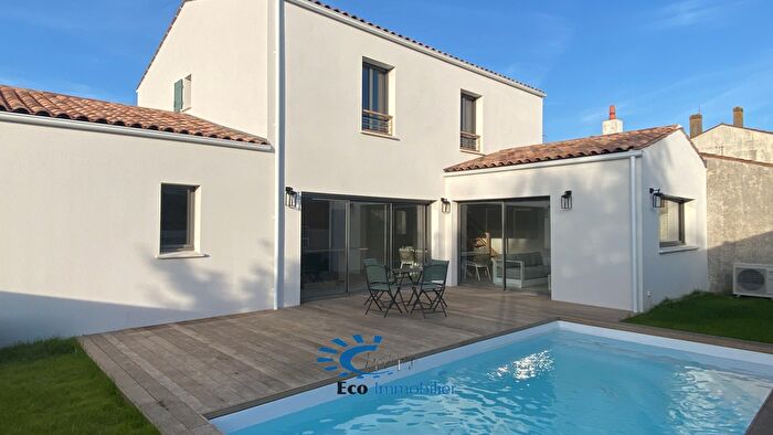 Maison à vendre - Angoulins - 6 pièces - 5 chambres