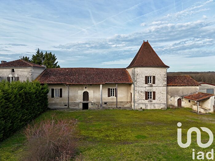 Maison à vendre - Bors-de-Montmoreau, Bors Canton de Montmoreau-Saint-Cybard - 13 pièces