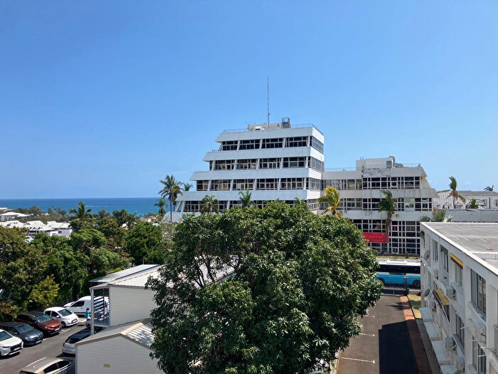 Appartement à vendre - Saint-Denis, Centre-ville - 4 pièces - 3 chambres