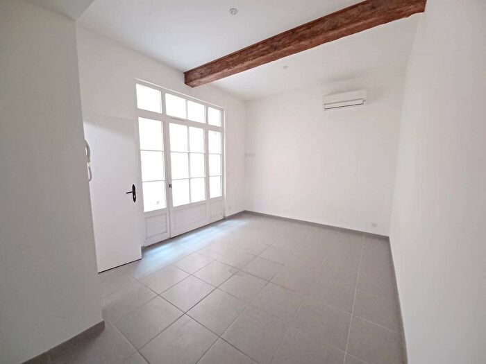 Appartement à louer - Le Sizen, Beaucaire - 3 pièces - 2 chambres